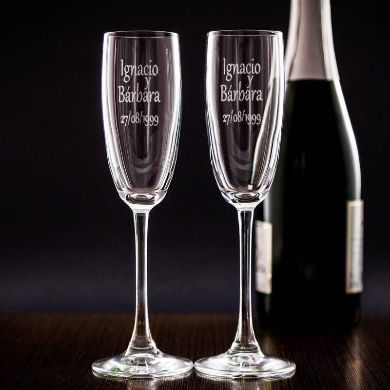 Copas de cava grabadas con nombres Copas de cava grabadas con nombres